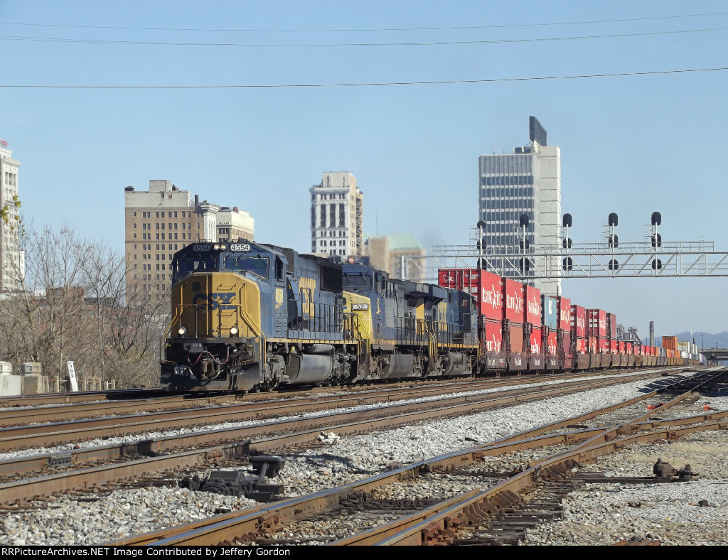 CSX Q027 13th St